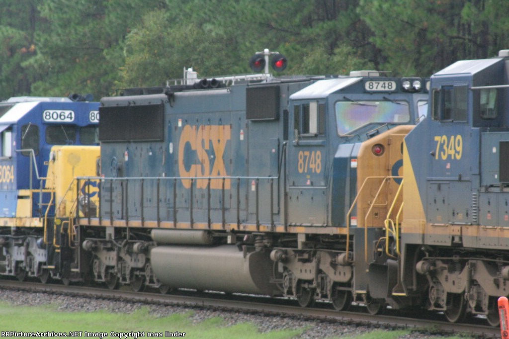 CSX 8748